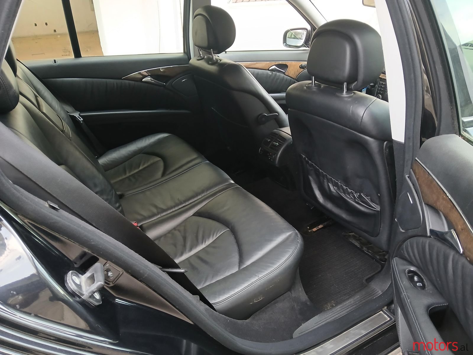 2007' Mercedes-Benz E 220 for sale 🔹 Durres, Albania