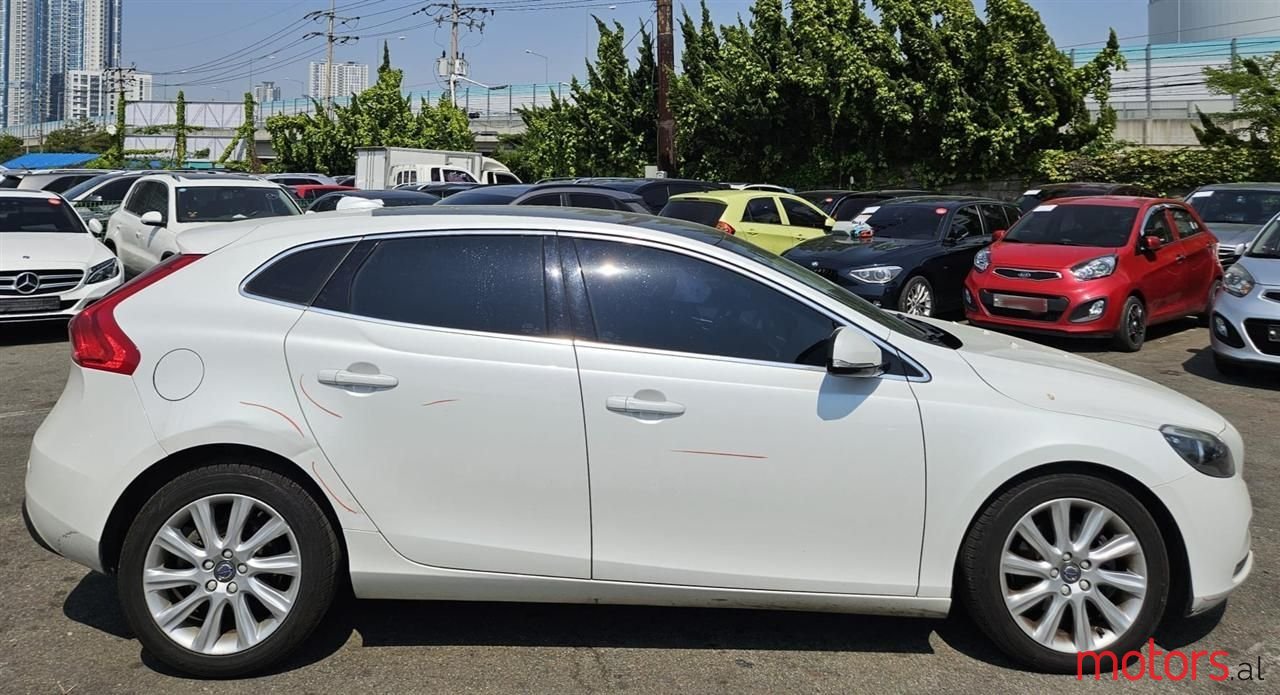 2015' Volvo V40 për shitje ᐉ Tiranë, Shqipëri