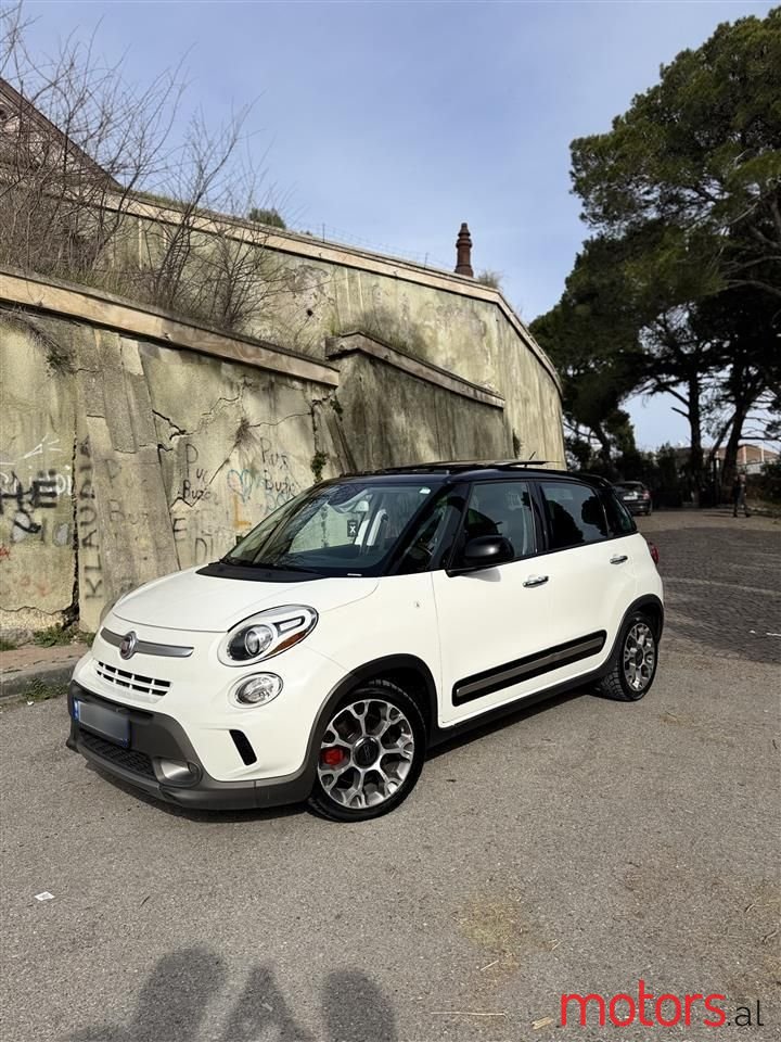 2015' Fiat 500L Trekking for sale Tirane, Albania